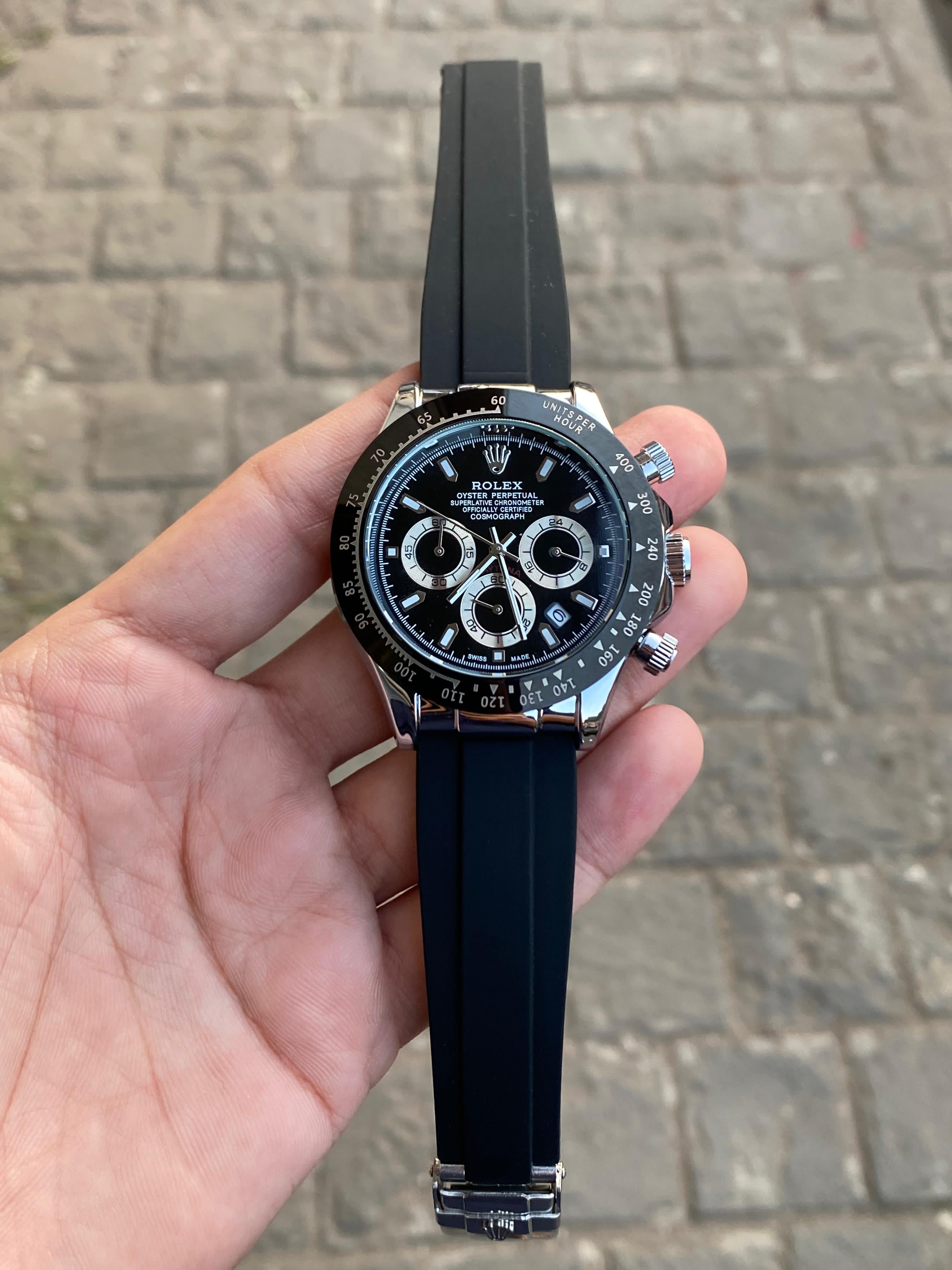 Black Dial Silver Case Silicon Strap Stylish Watch For Men – World ...